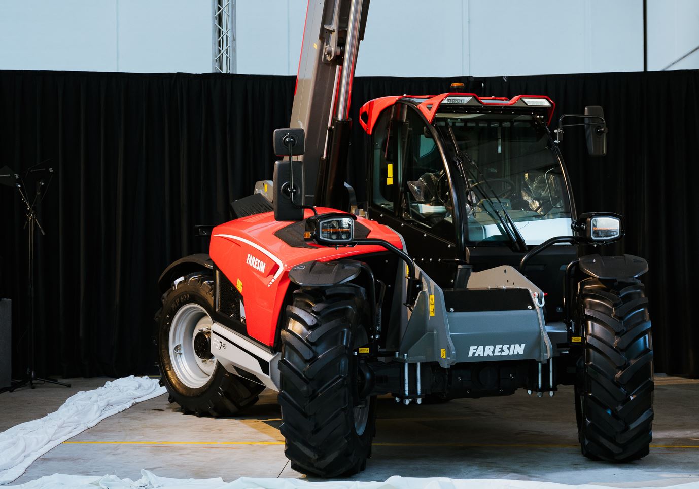 Svelati i nuovi sollevatori telescopici di Faresin motorizzati Deutz