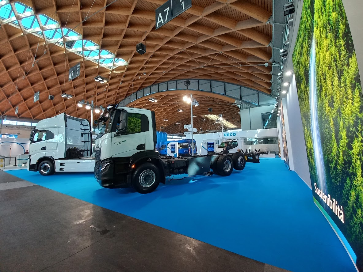 Le soluzioni sostenibili di Iveco a Ecomondo | Powertrain